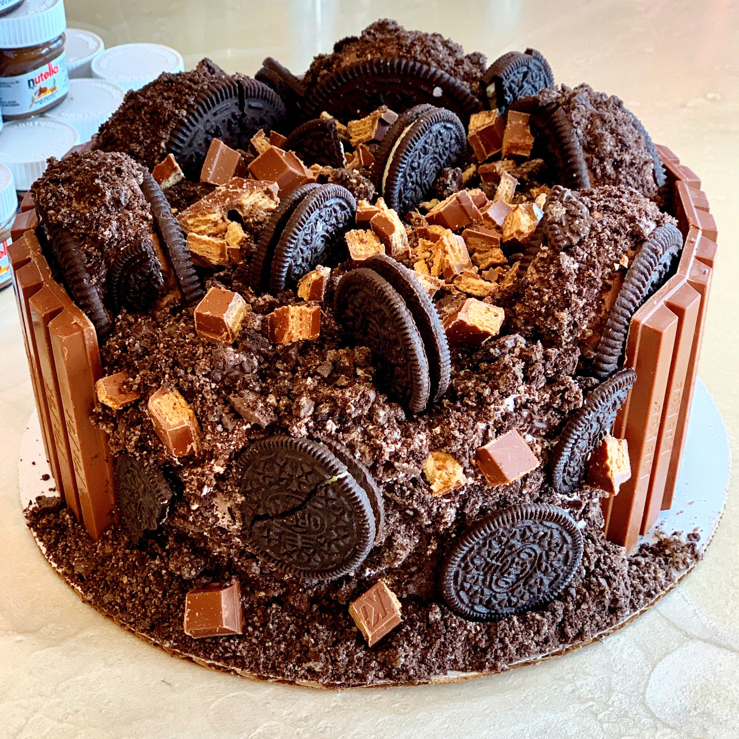kitkat cake