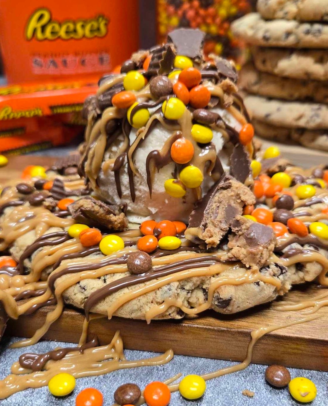 Giant 1/2lb Reese's Peanut Butter Sundae | C O N E Y W A F F L E
