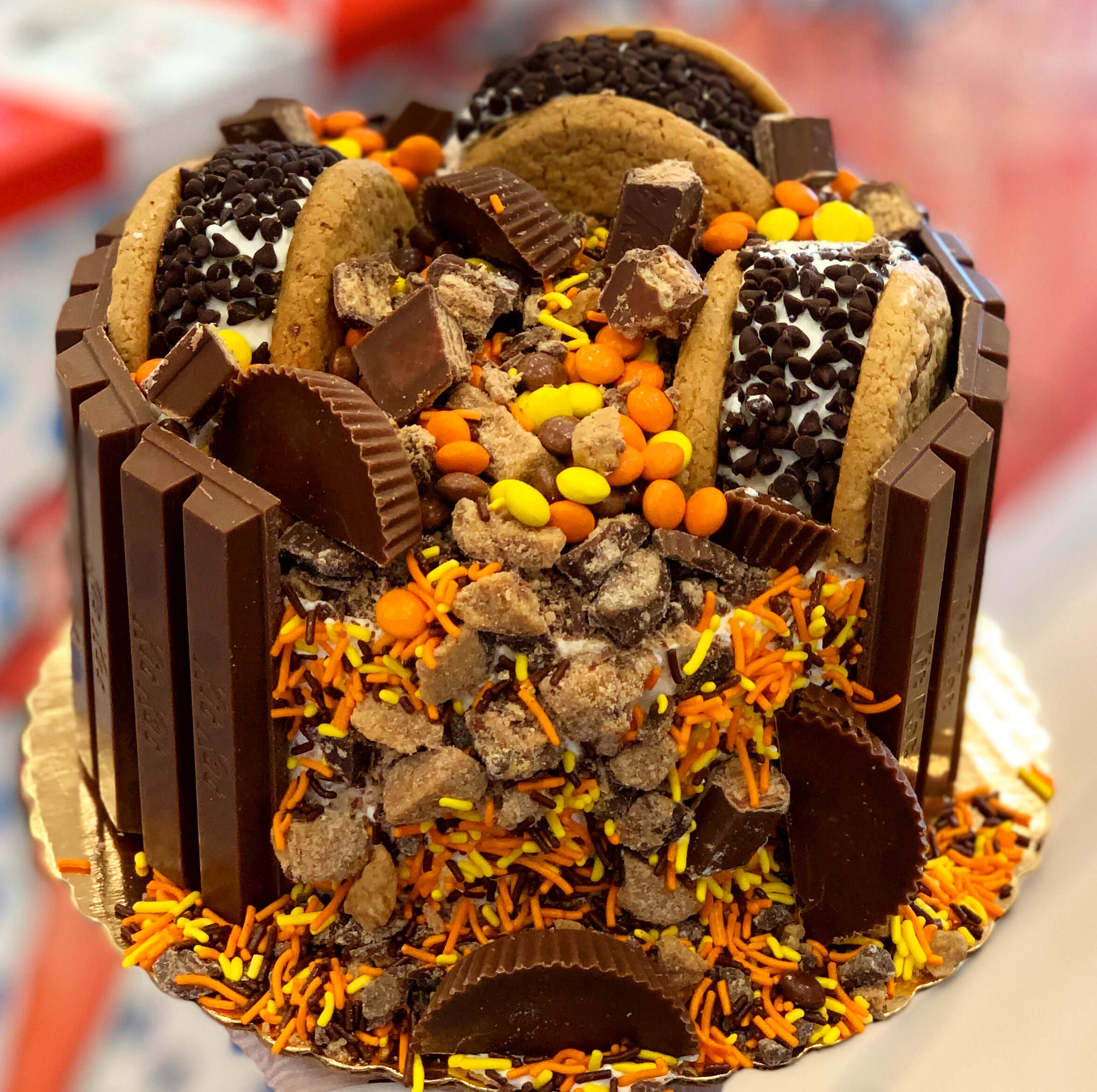 Peek-a-boo Kit Kat Cake | C O N E Y W A F F L E